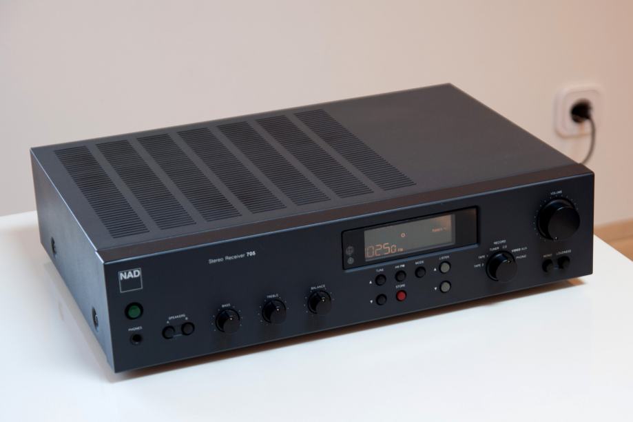 NAD 705 dvoknanalni receiver