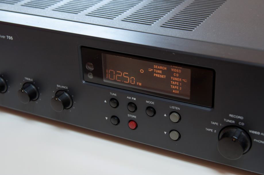 NAD 705 dvoknanalni receiver