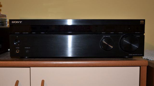 Stereo Receiver SONY STR DH 190 star godinu dana, prodajem povoljno.