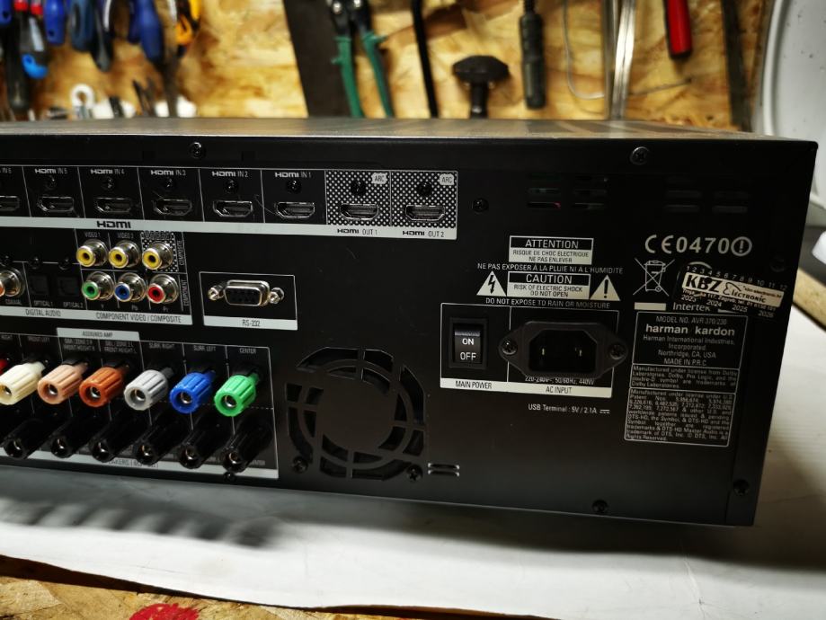 Receiver Harman Kardon AVR 370, neispravan