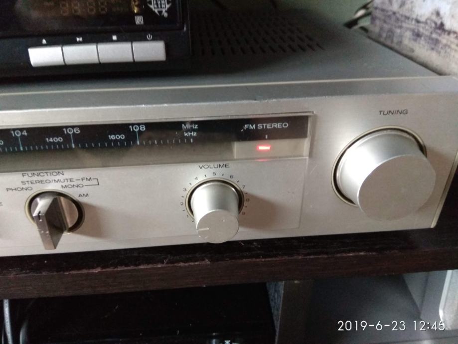 Receiver Hitachi SR 2001, VŽ