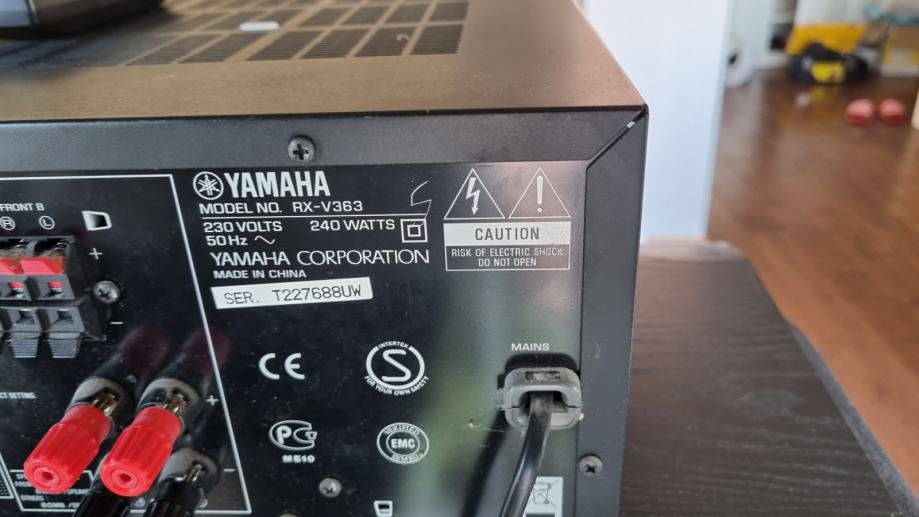 Receiver Yamaha RX-V363 + zvučnici Sony SS- F6000P