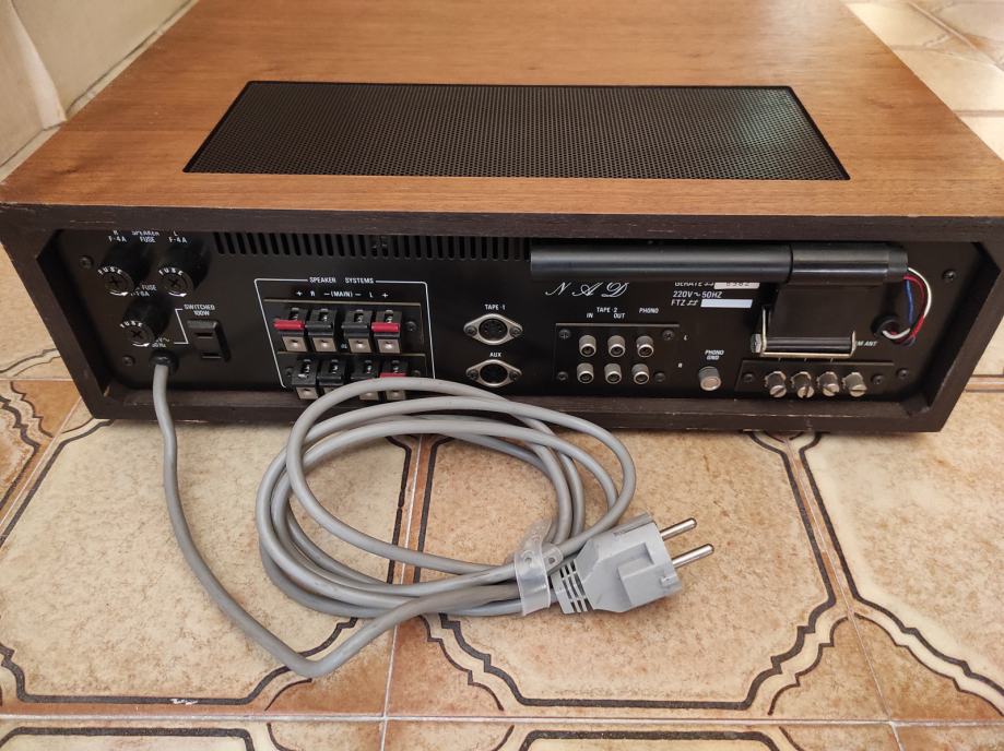 Vintage receiver NAD 160a