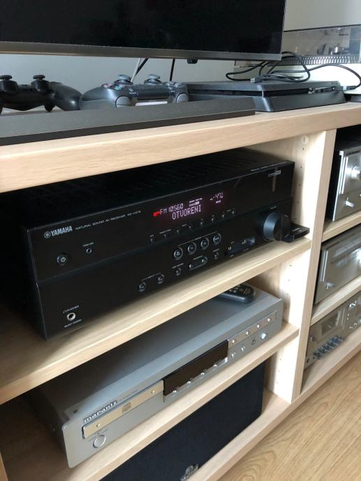 YAMAHA AV RECEIVER 5.1 RX V-379