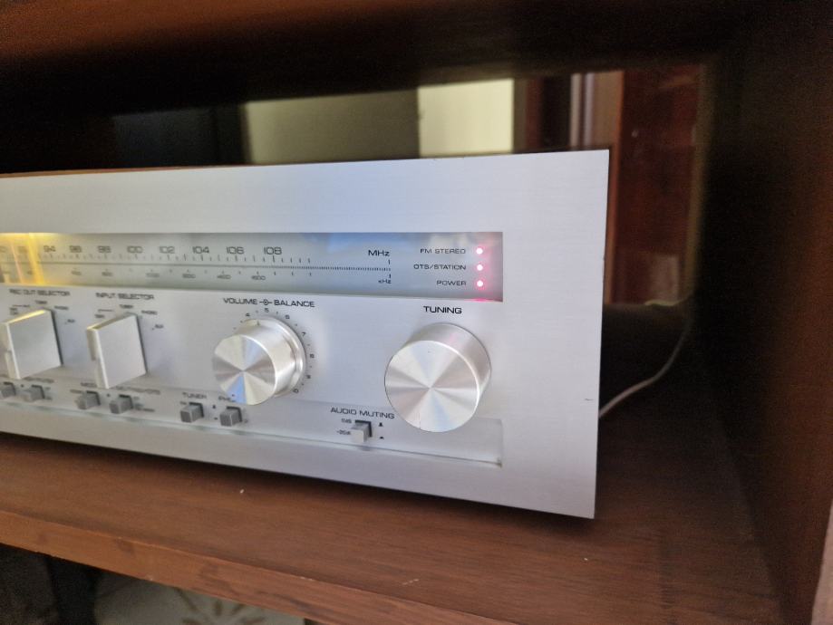 Yamaha CR-820 receiver