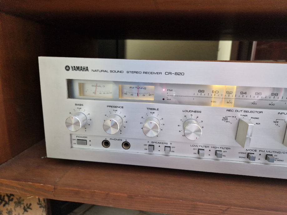 Yamaha CR-820 receiver