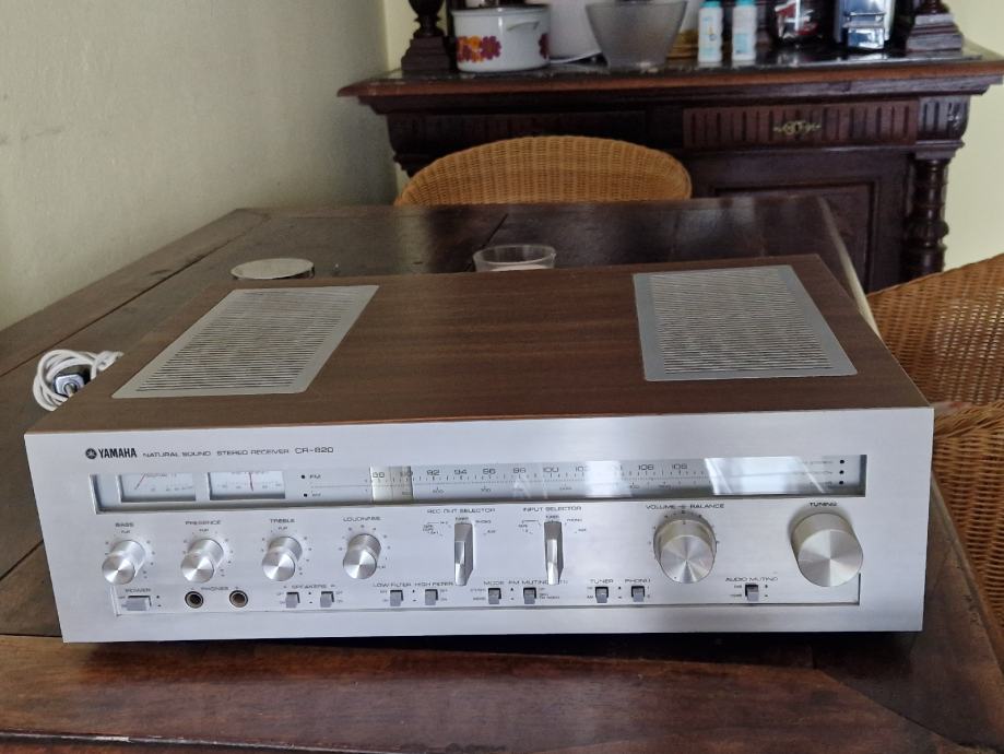 Yamaha CR-820 receiver