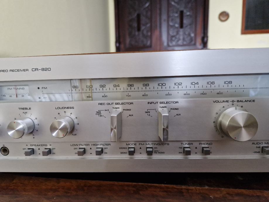 Yamaha CR-820 receiver