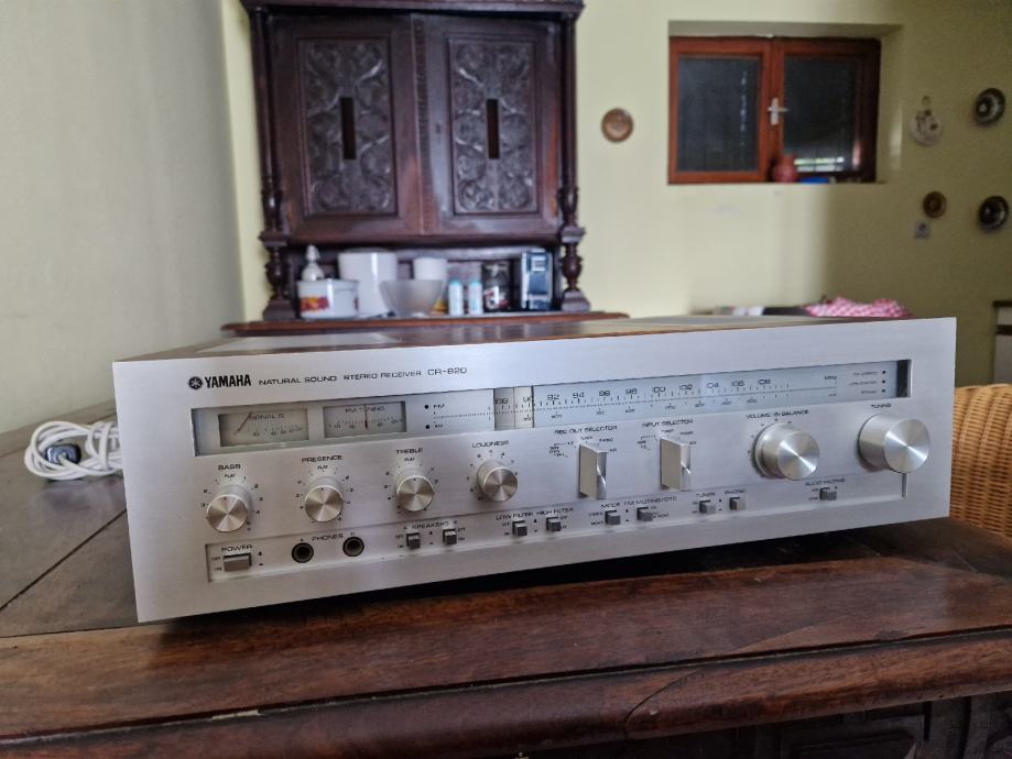 Yamaha CR-820 receiver