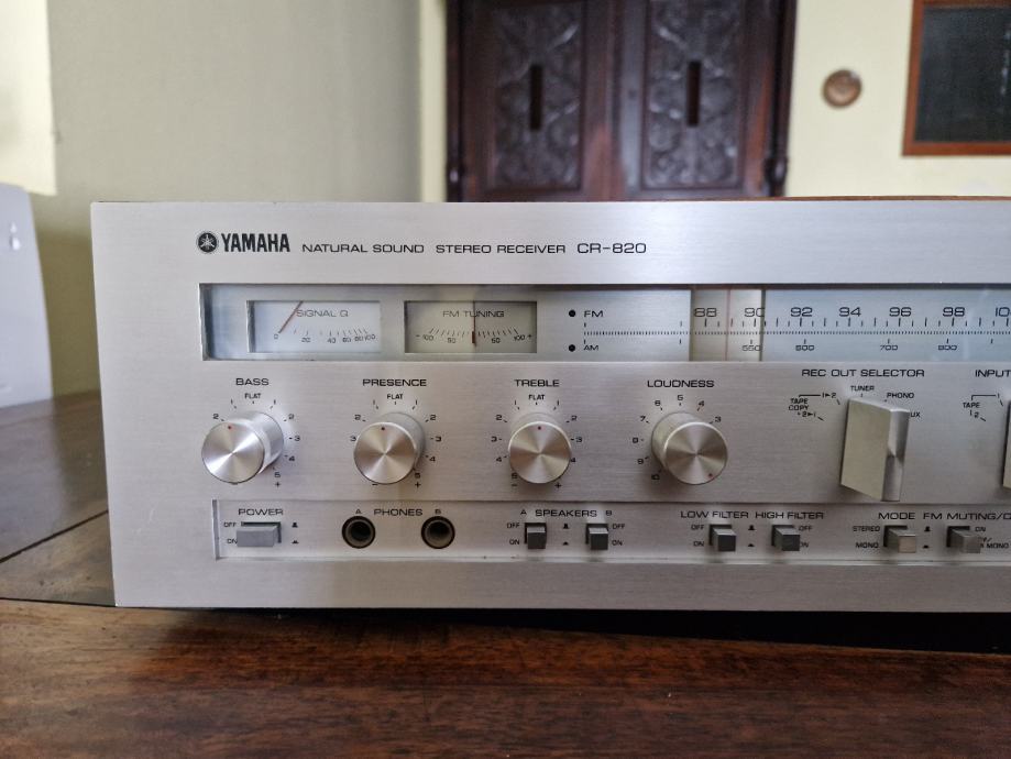 Yamaha CR-820 receiver