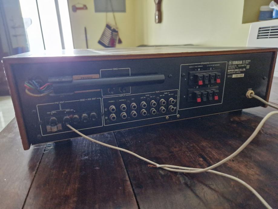 Yamaha CR-820 receiver