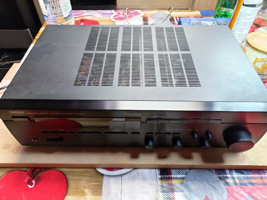 Yamaha reciver r-v98