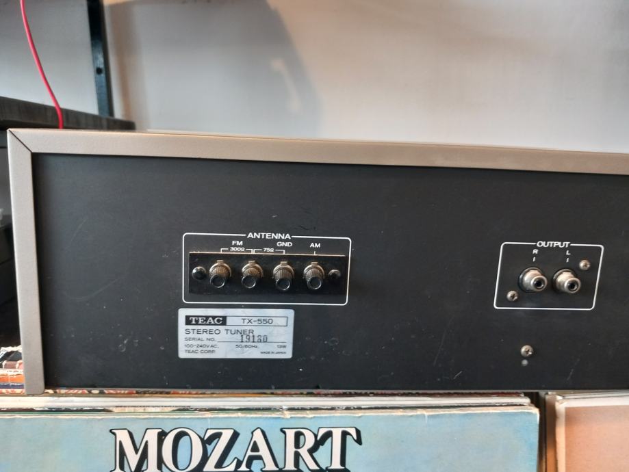 TUNER - TEAC TX - 550 AM/FM Stereo Tuner (1981)