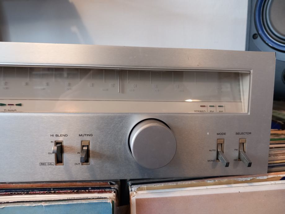 TUNER - TEAC TX - 550 AM/FM Stereo Tuner (1981)