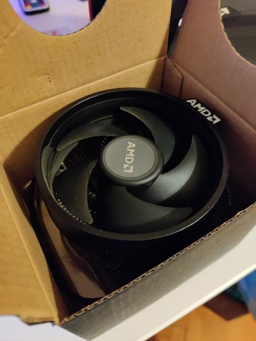 Hladnjak za procesor AMD Wraith Spire CPU Cooler