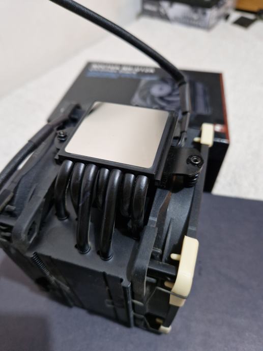 Noctua NH-U12A Black + NA-HC7 chromax.black.swap heatsink cover
