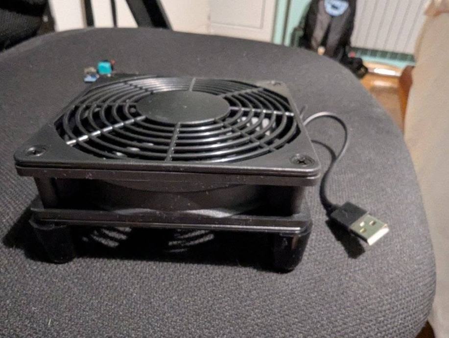 USB ventilator za Router, TV Box, 140mm + kontroler za brzinu vrtnje