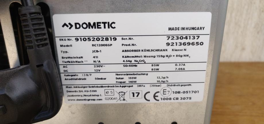 Prijenosni hladnjak/frižider na plin,12V, 220V Prijenosni hladnjak/frižider na plin,12V, 220V