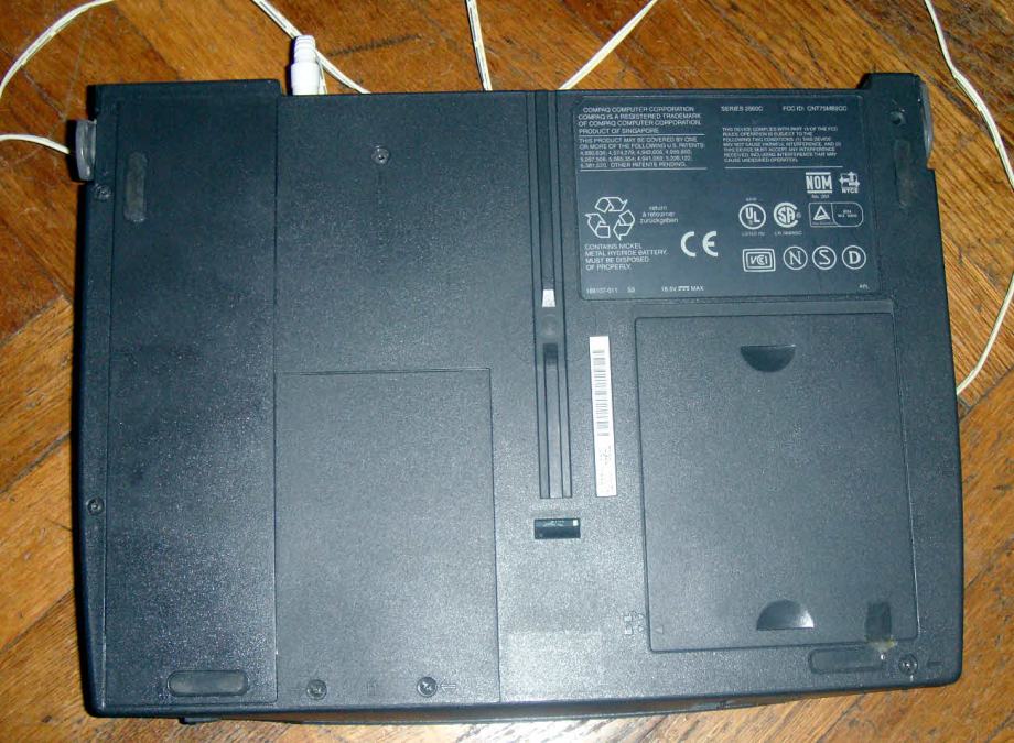 Compaq Contura 420C retro laptop notebook 486 16mb Windows 95 Win95