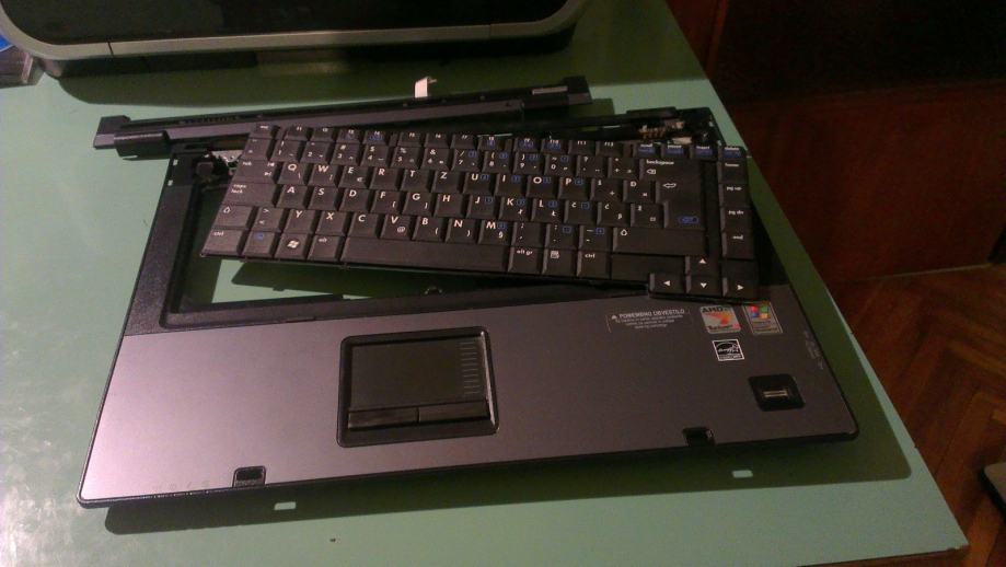 HP Compaq 6715b u dijelovima