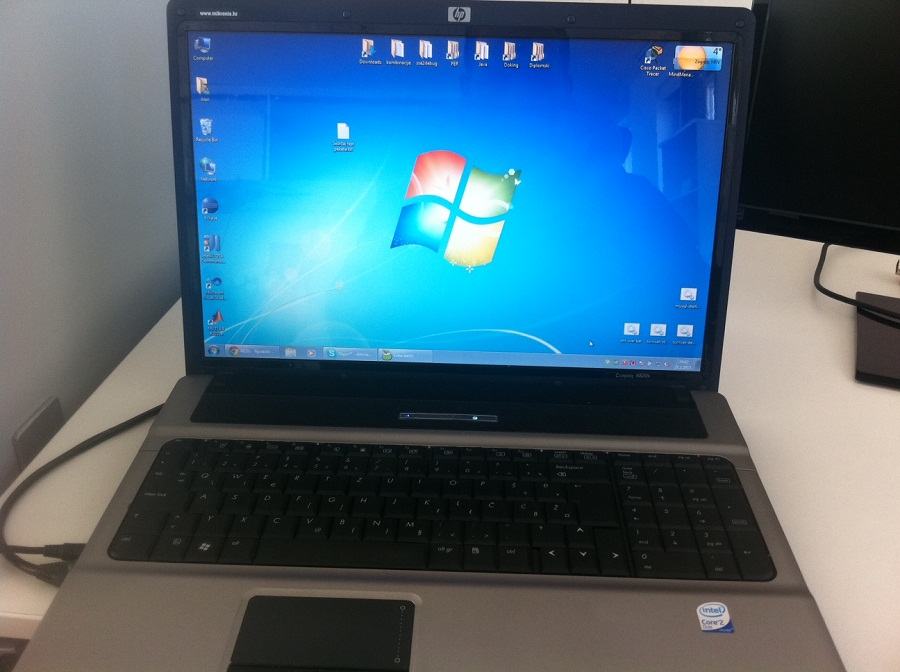 HP Compaq 6820s, 17, Core2Duo 2.1 Ghz, 2GB RAM + torba