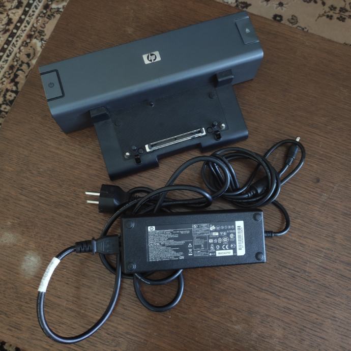 HP Compaq 8710w 17.3 Mobile Workstation + Docking Station