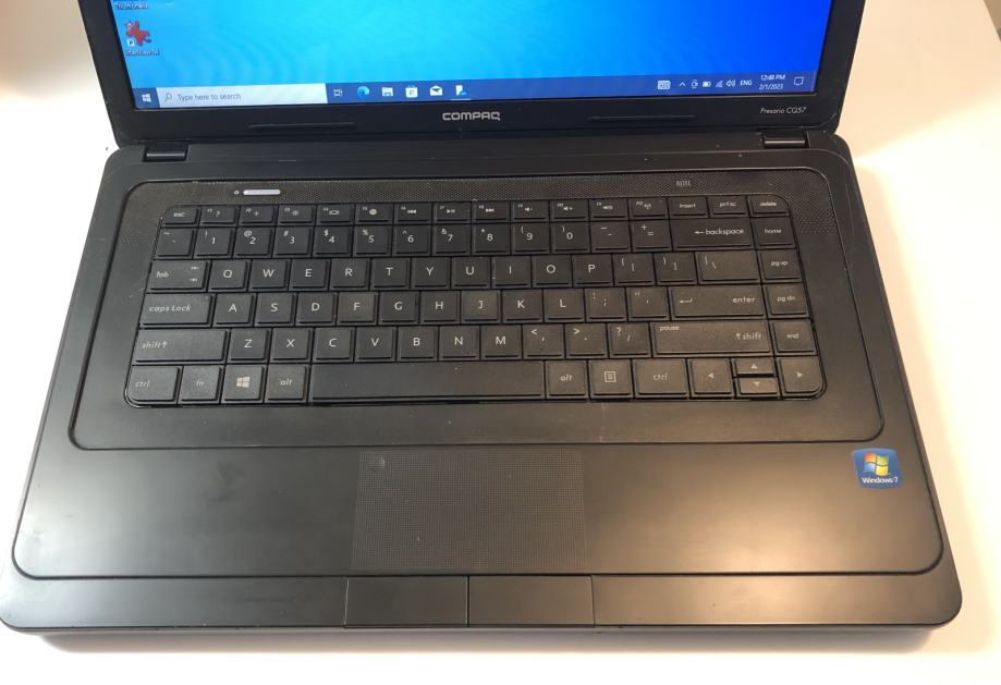 HP Compaq laptop 15,6 dual core 4 gb ram 320 gb hdd win10pro, office