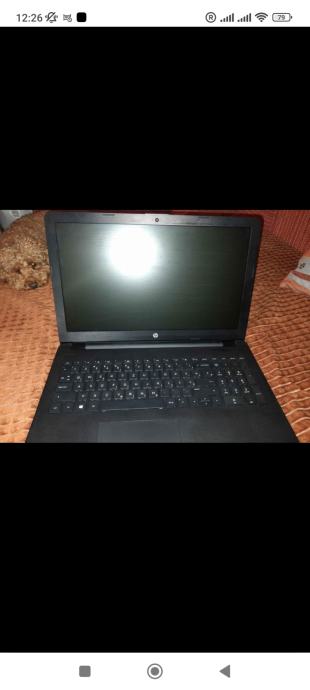 HP laptop AMD Radeon R5, 4GB RAM