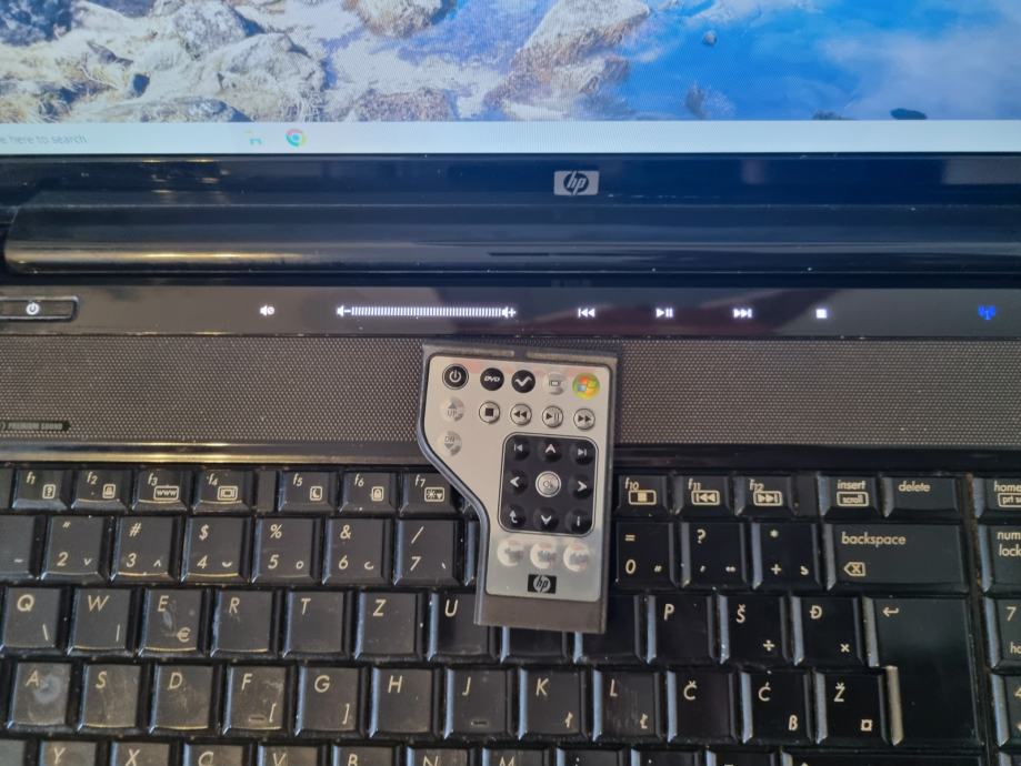 HP Pavilion dv7 **i5, igrice, Subwoofer, daljinski, Office paket**