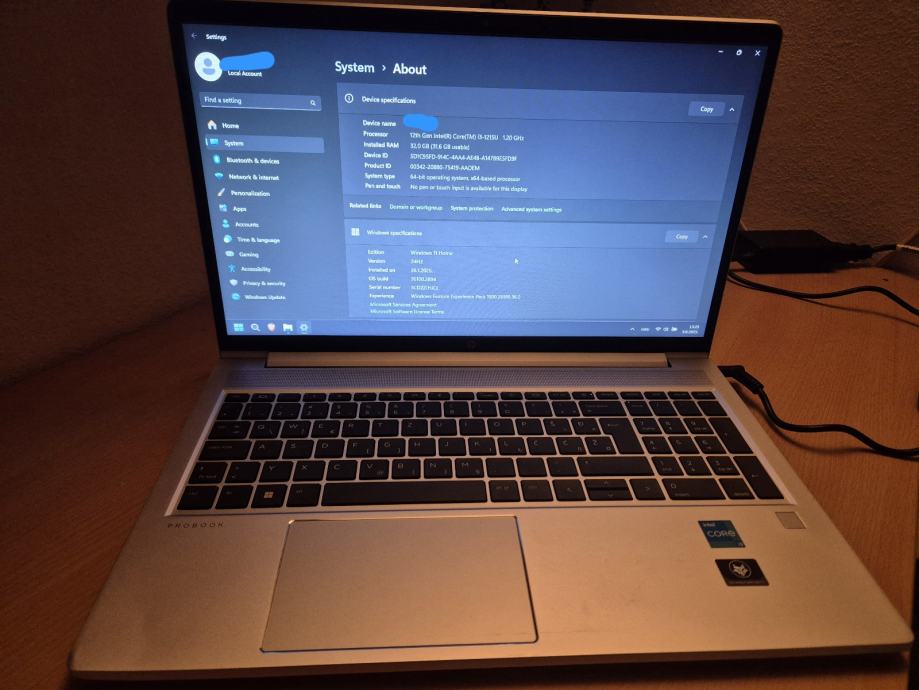 HP Probook 450 G9 (nadograđeno 32gb ram, 1TB SSD)