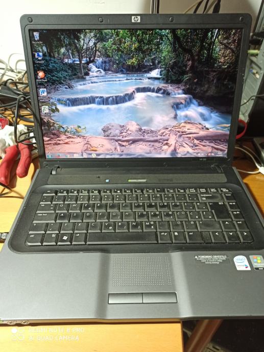 Laptop - Notebook HP 530 Odličan instaliran na novo star 2 god. Hitno