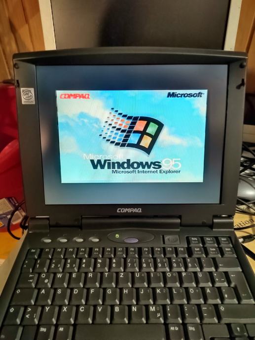 Retro laptop Compaq Armada 1592DT