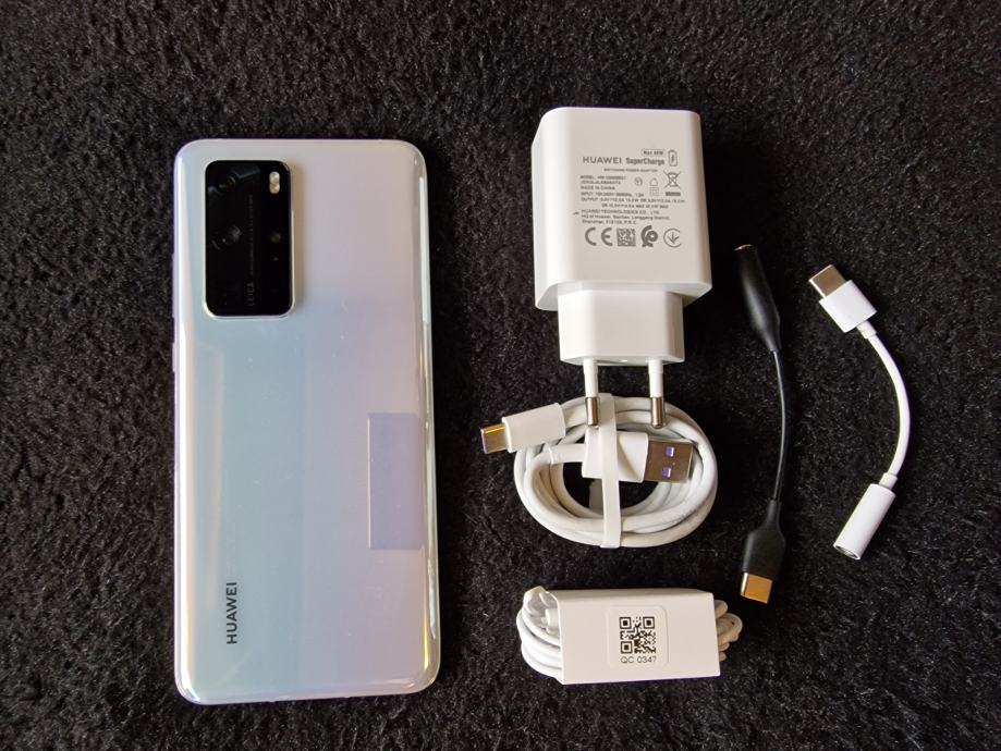 P40Pro biser bijeli, kao nov, 10 maskica, original punjač i slušalice