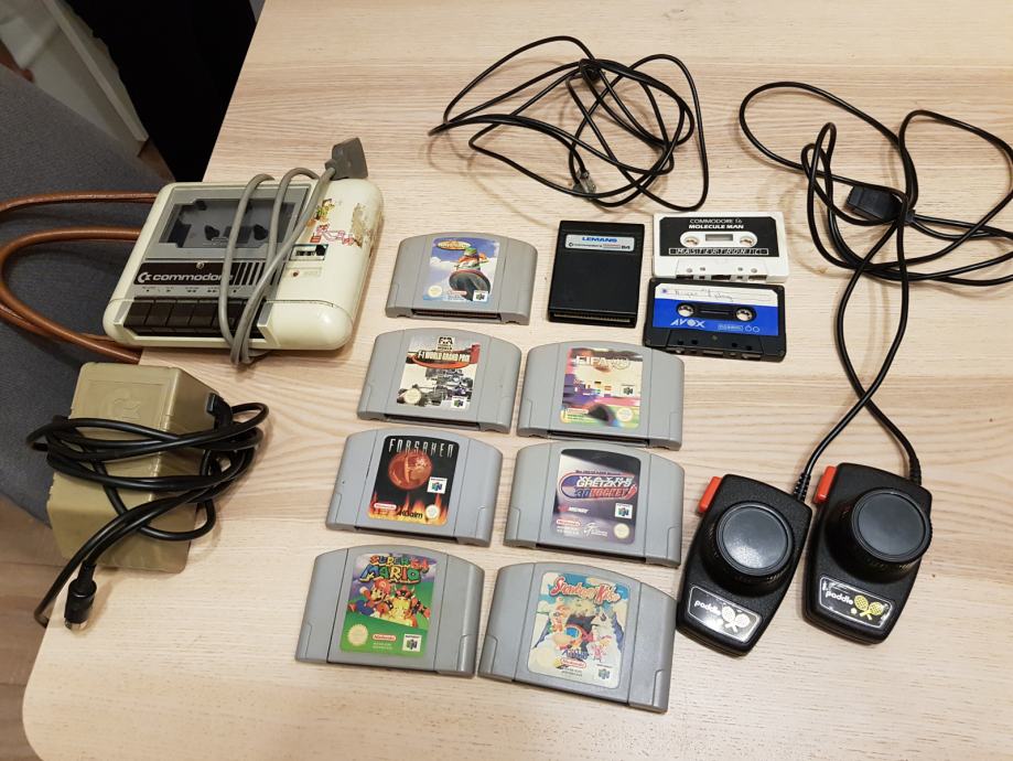 Nintendo, Sega, Playstation, C64, Famiclone lot komplet