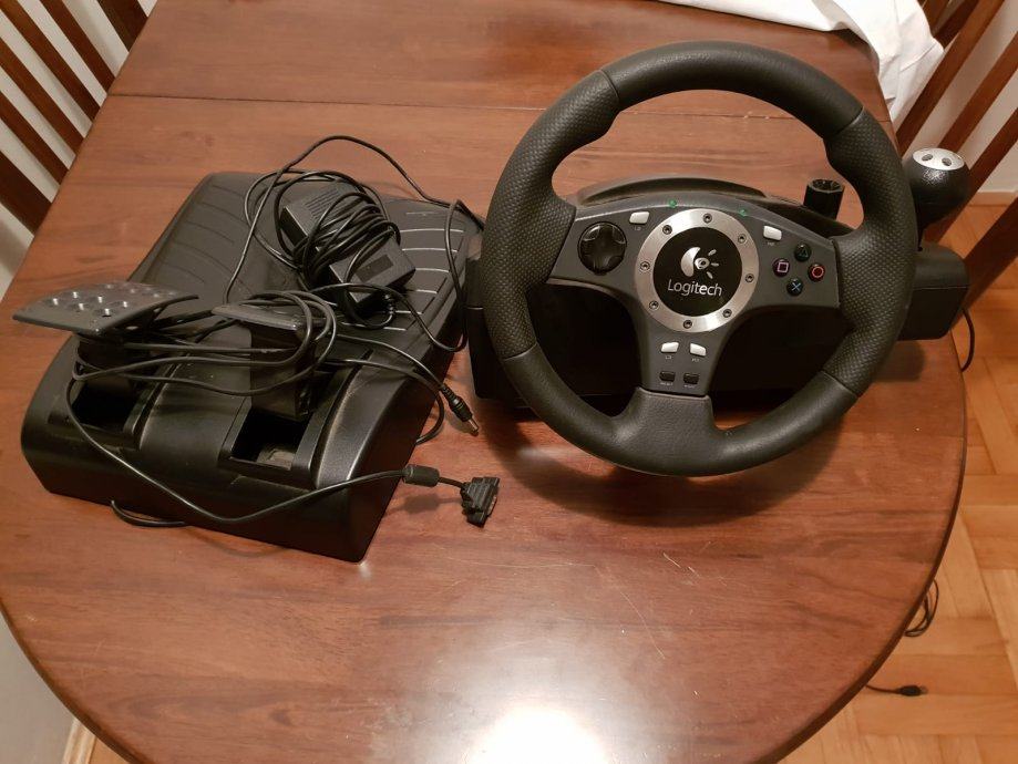 Volan Logitech Driving Force Pro