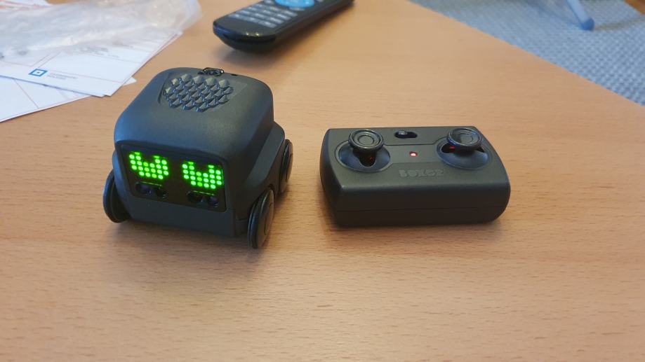 Boxer Bot Robot s emocijama