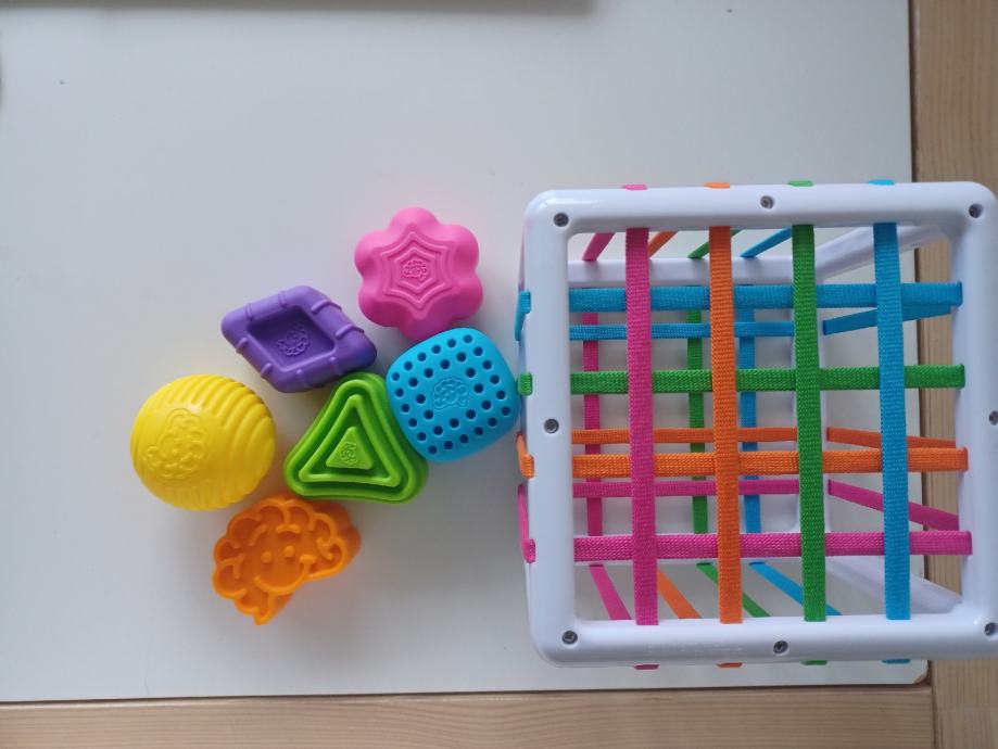 Fat Brain Toys Iny bin