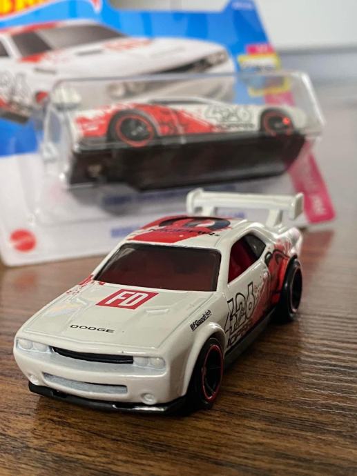 Hot Wheels Dodge Challenger Drift Car