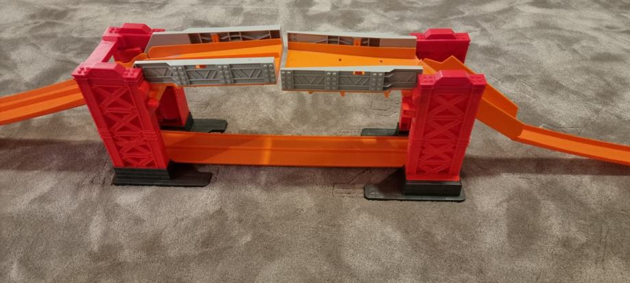 Hot Wheels Track Builder Stunt Bridge Set
