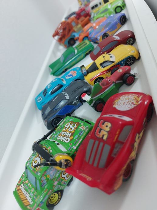 Munjeviti Jurić autići iz filma Cars-lot