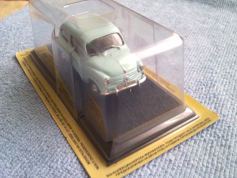 ZASTAVA 750 FIĆO oldtimer autić igračka model kolekcionarski 1:43