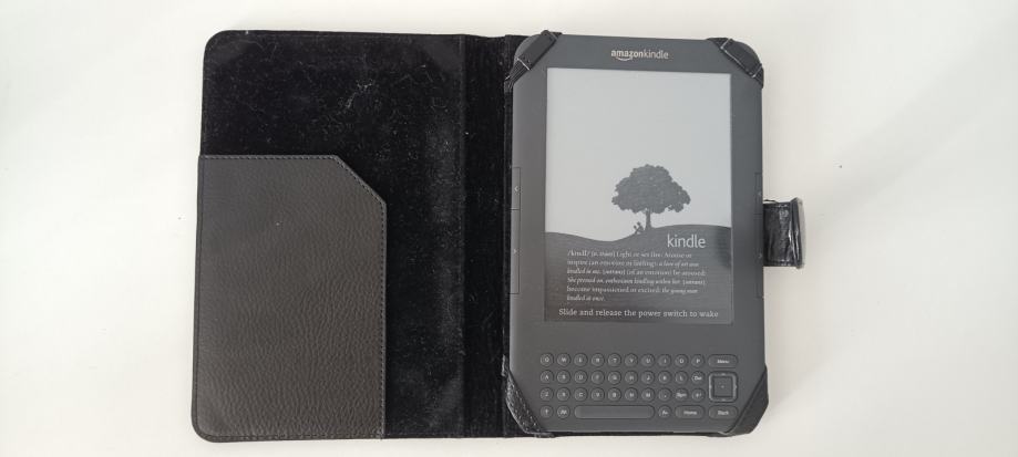 Amazon Kindle 3rd Generation e-Reader Tablet