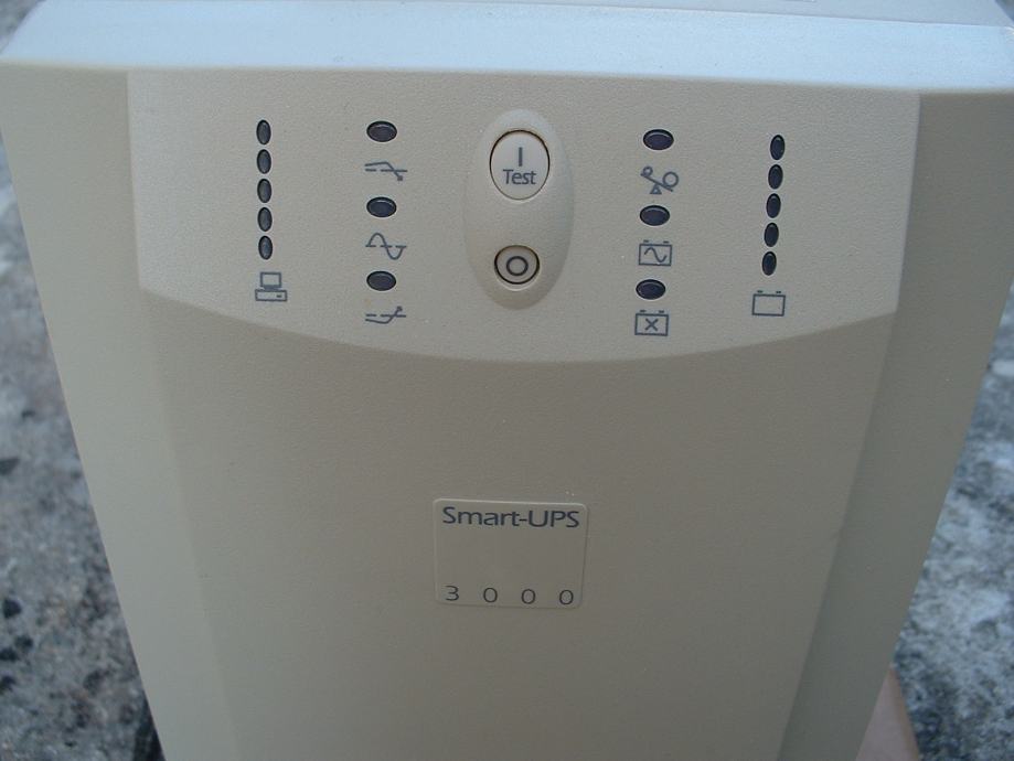 APC Smart UPS SU3000INET