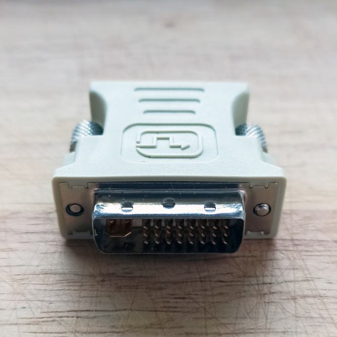 DVI na VGA adapter