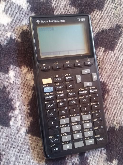 Kalkulator Texas Instruments TI-85 ispravan