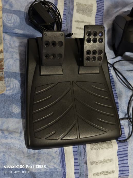 Logitech Driving Force Pro, volan za PC, PS2, PS3, PS4, odličan!!