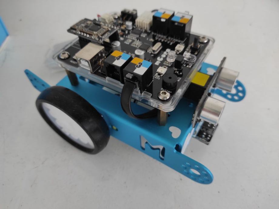 mBot za učenje programiranja i robotike