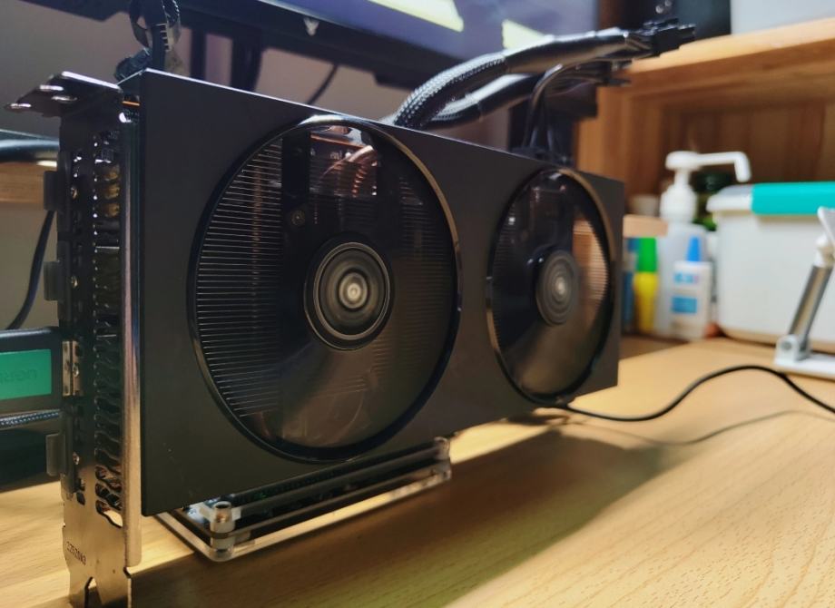 Mini PCIe to PCIe x16 Express Riser za EGpu