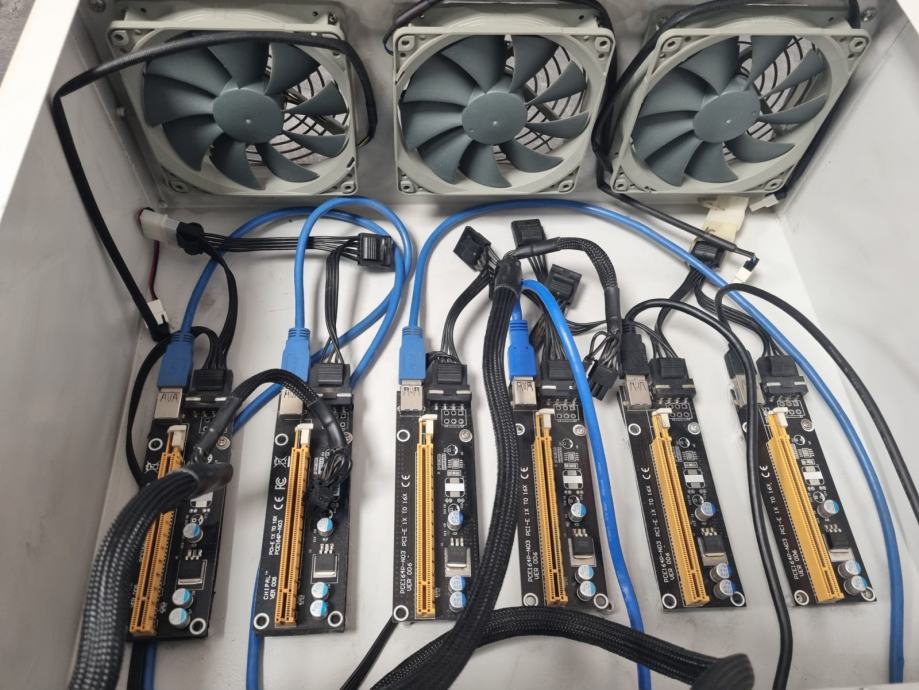 Mining rig bez grafičkih, 4U kućište, procesor, ploča, riseri
