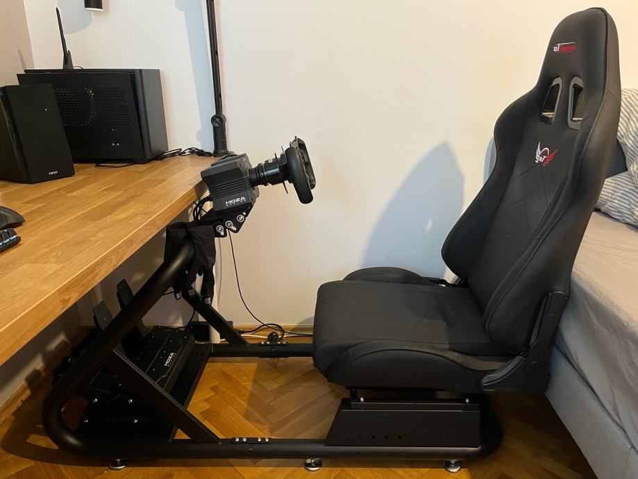 Sim racing rig: Moza R5 Direct drive bundle + GT Omega Titan kokpit